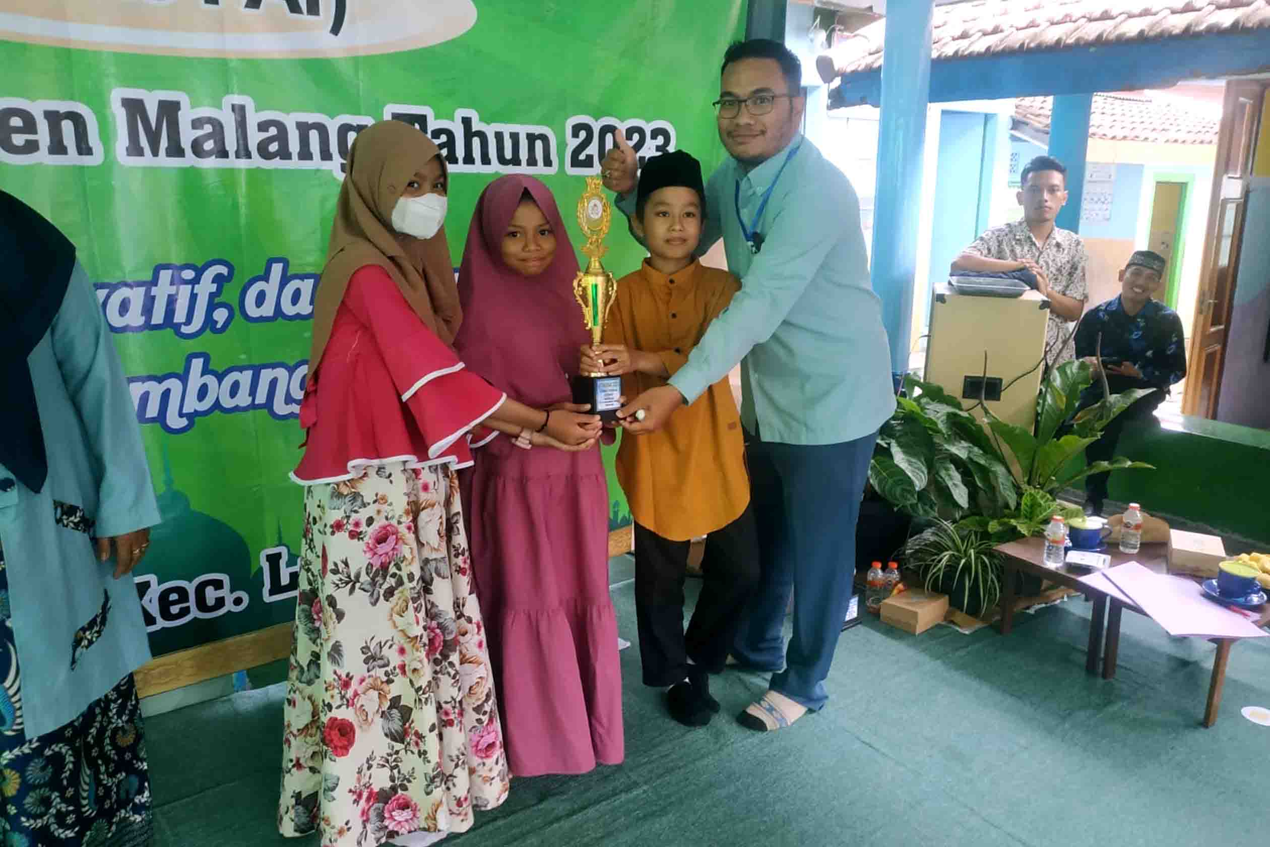 Ummu Aiman - Bersama Ummu Aiman Membangun Generasi Qur'ani